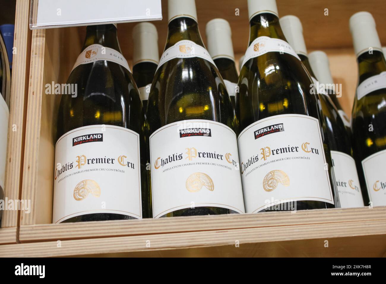 Chablis premier cru wine cork hi-res stock photography and images - Alamy