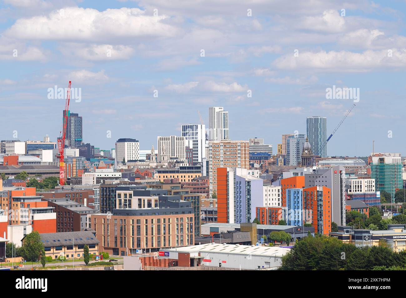 Leeds city skyline 2024 hi-res stock photography and images - Alamy