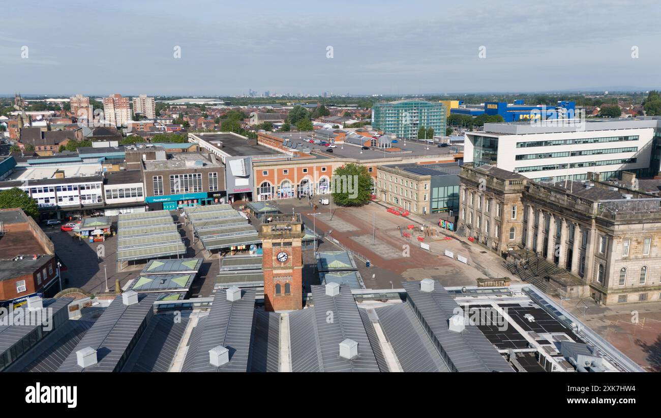 Ashton-under-Lyne, Tameside town centre Stock Photo - Alamy