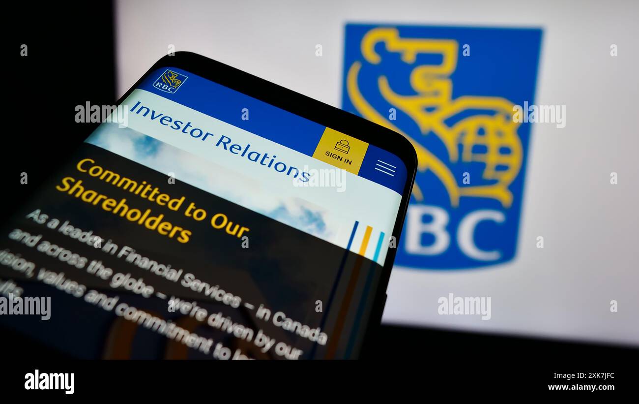 Royal bank of canada online mobile banking hi-res stock photography and ...