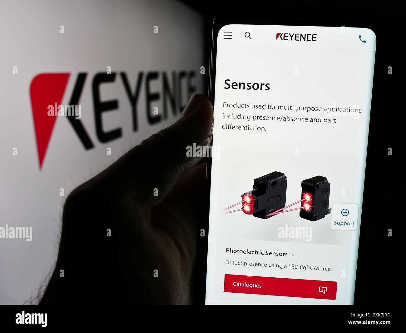 Keyence logo hi-res stock photography and images - Alamy