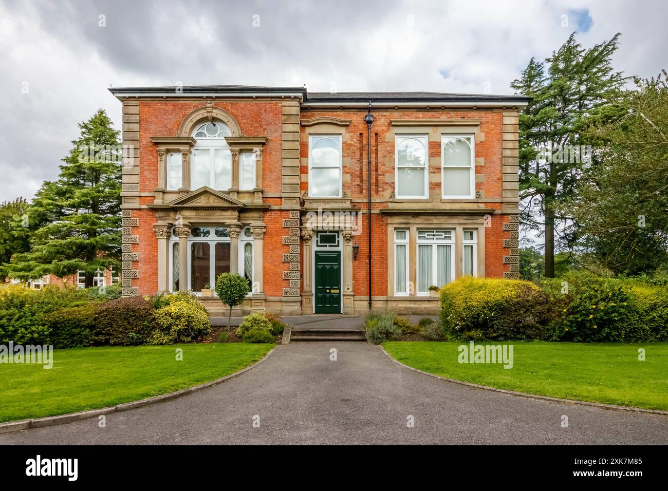 Grand Victorian residence in the English countryside Stock Photo - Alamy