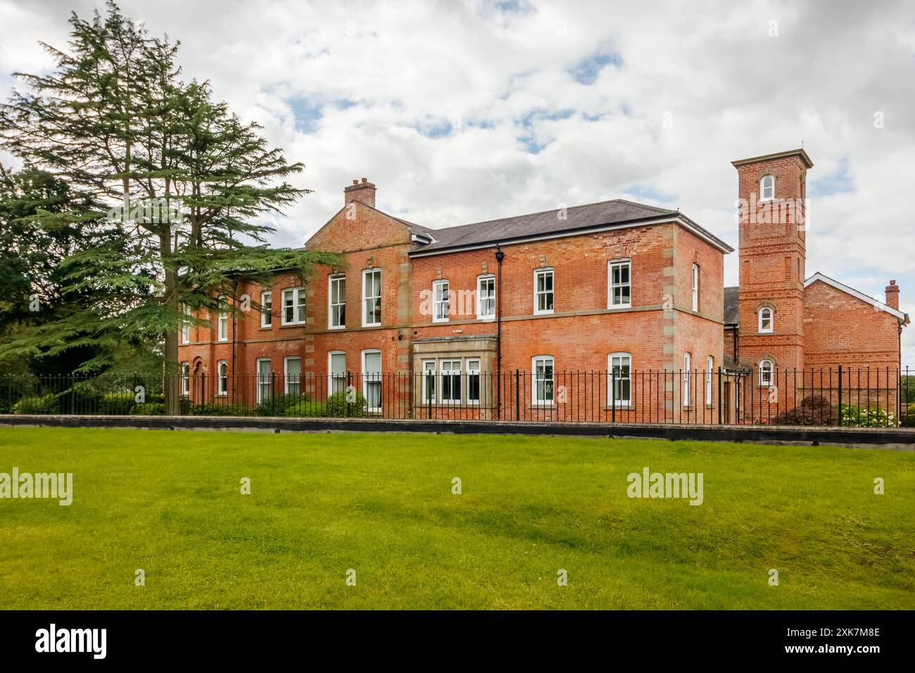Grand Victorian residence in the English countryside Stock Photo - Alamy