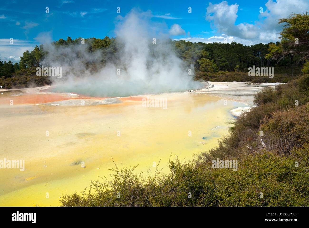Artist's Palette, Wai-o-Tapu (Sacred Waters) area of the Taupo Volcanic ...