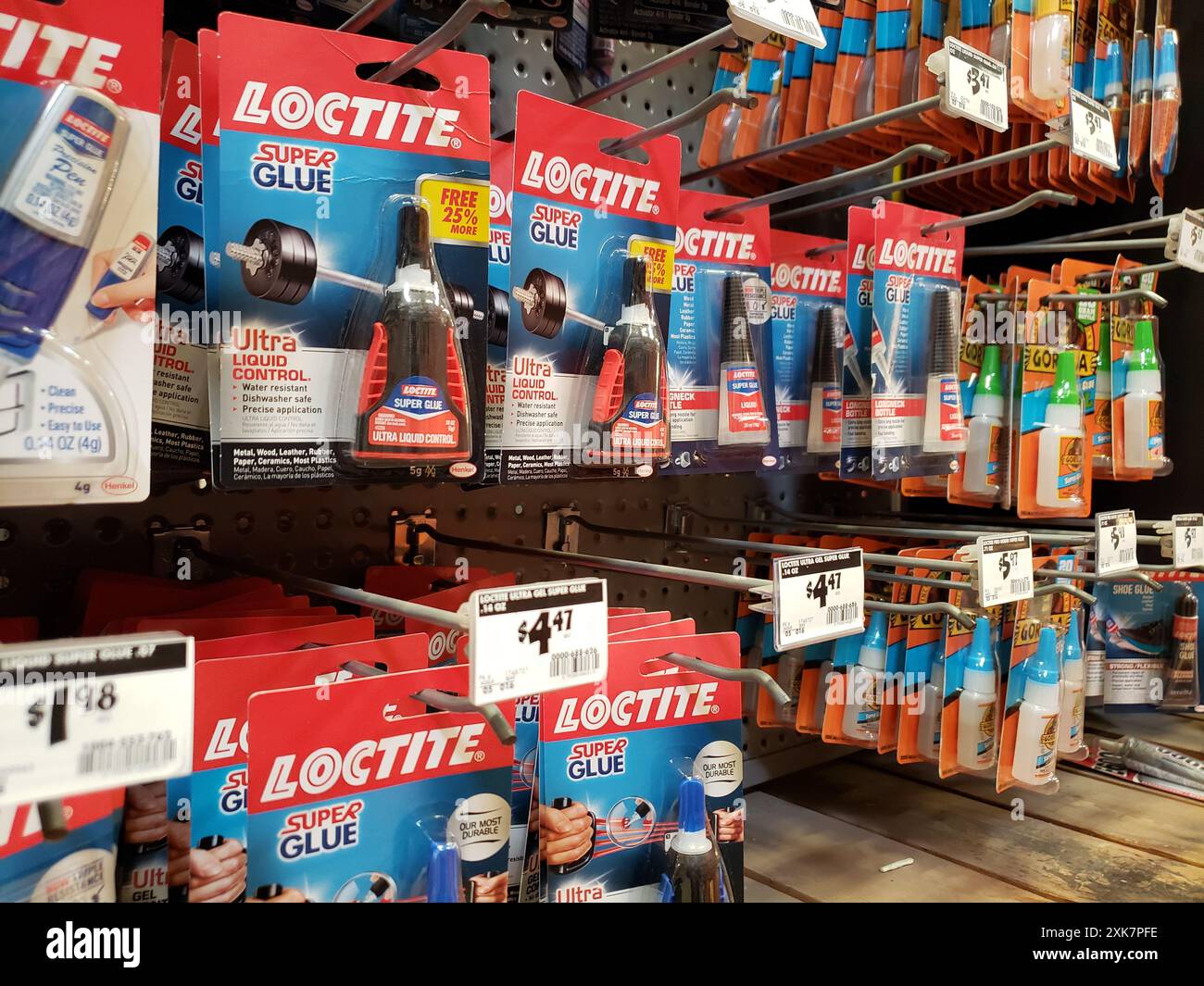 Super glue store hi-res stock photography and images - Alamy