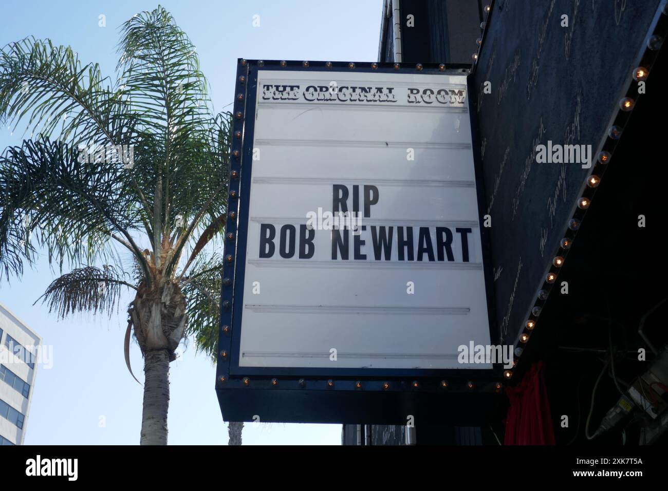 Los Angeles, California, USA 19th July 2024 RIP Bob Newhart Marquee at ...