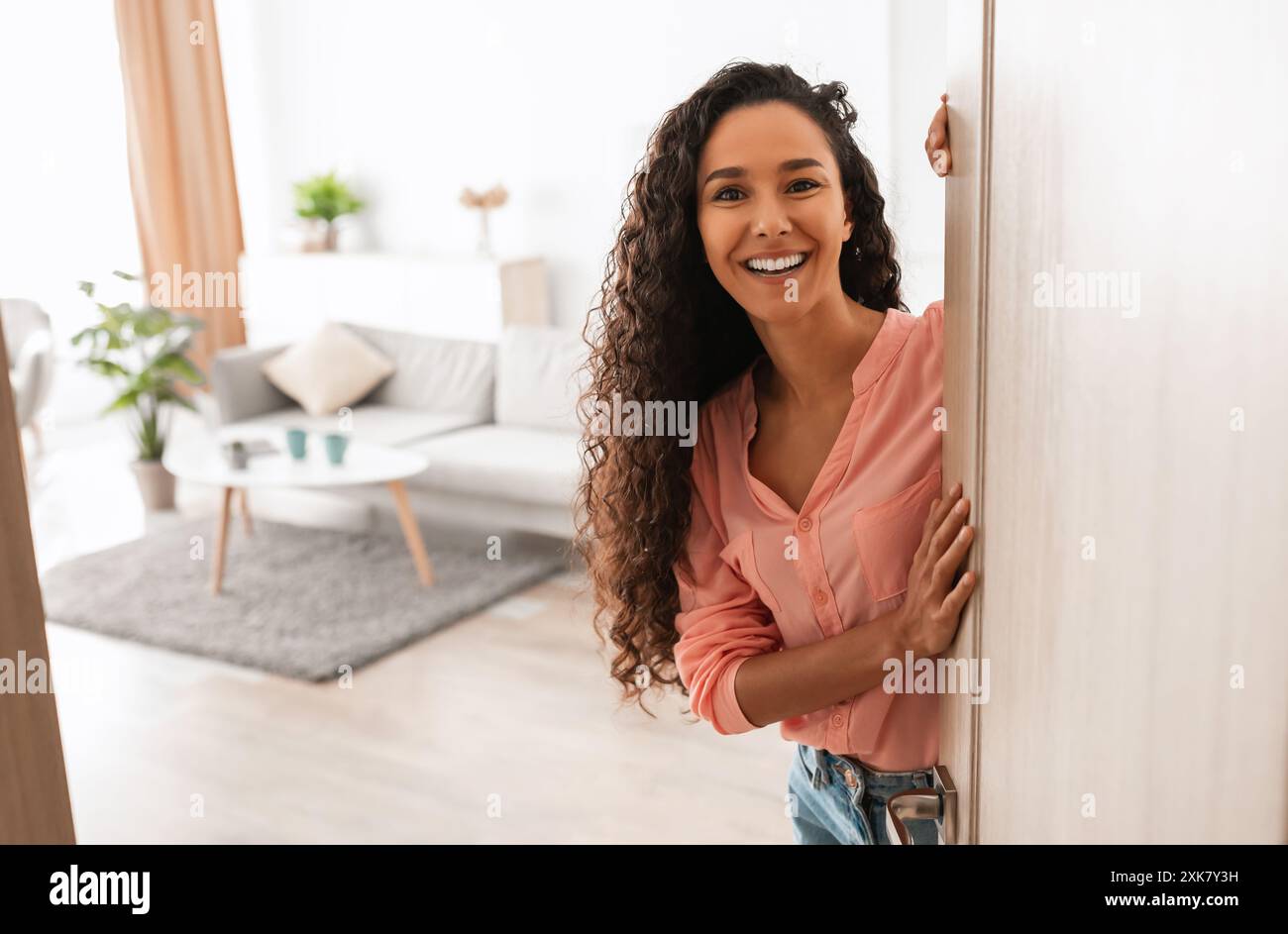 Inviting pretty open door hi-res stock photography and images - Alamy