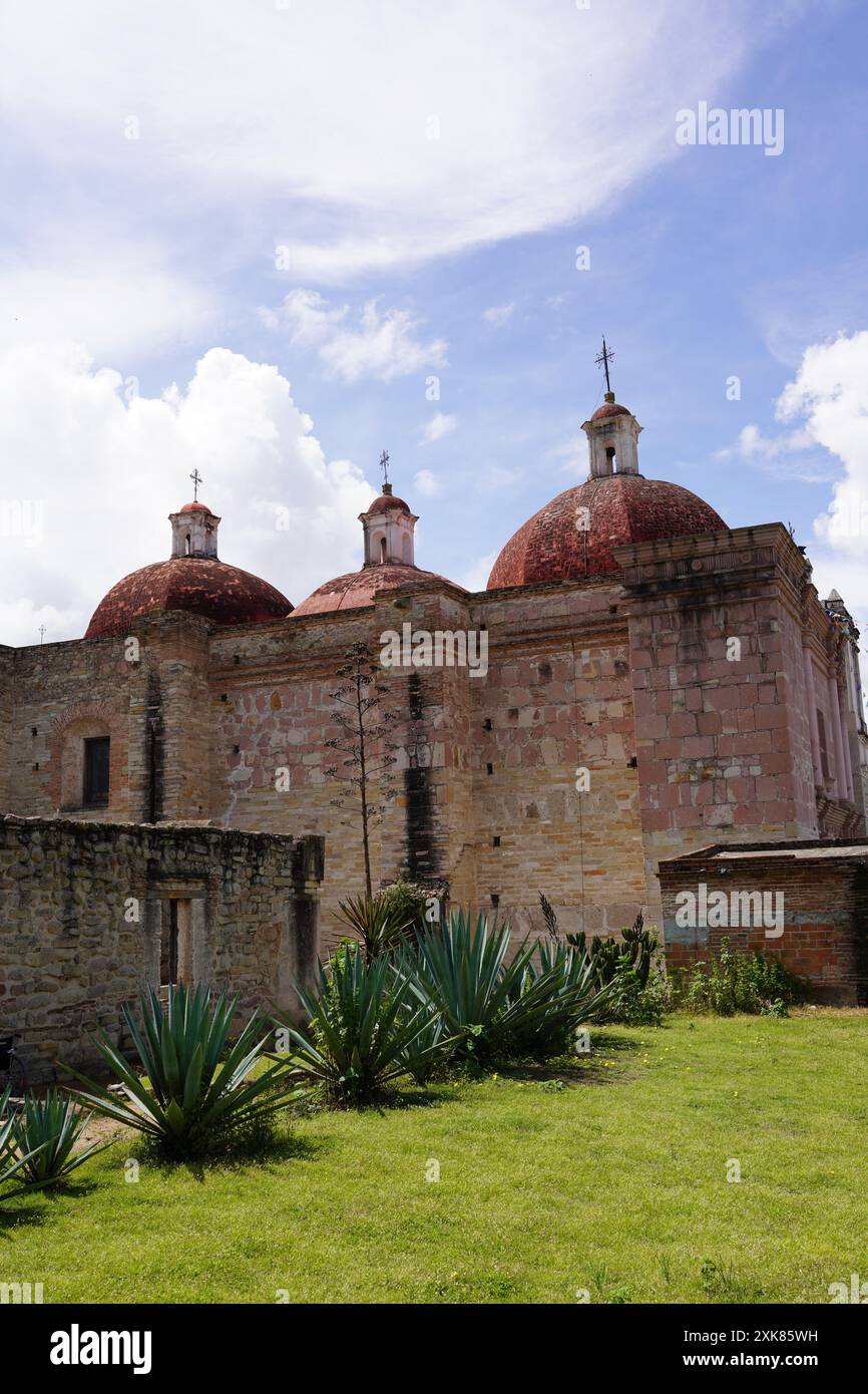 Mitla arqueologica hi-res stock photography and images - Alamy
