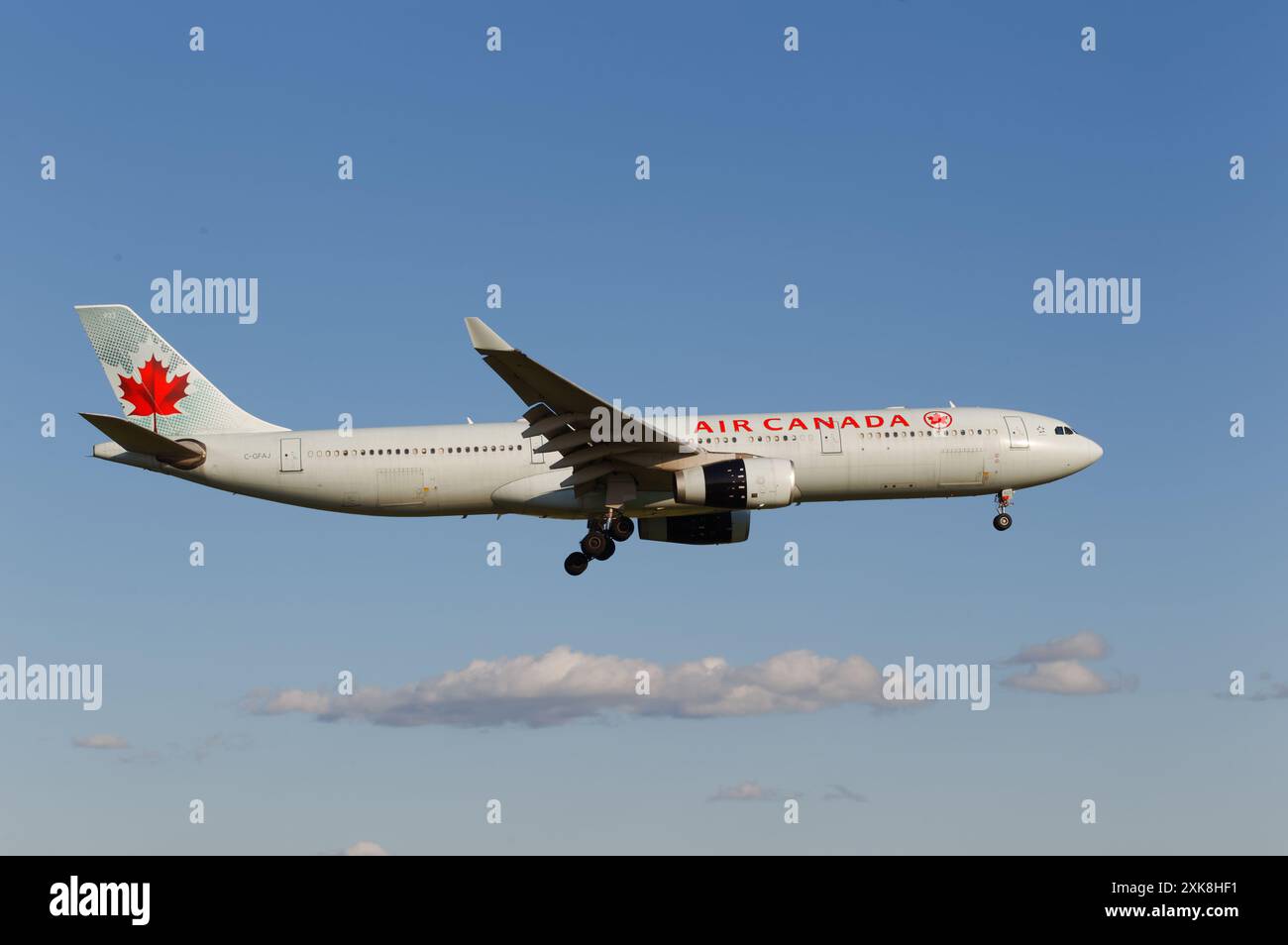 Air Canada, Airbus A330 descending at the Montréal-Pierre Elliott Trudeau International Airport ...