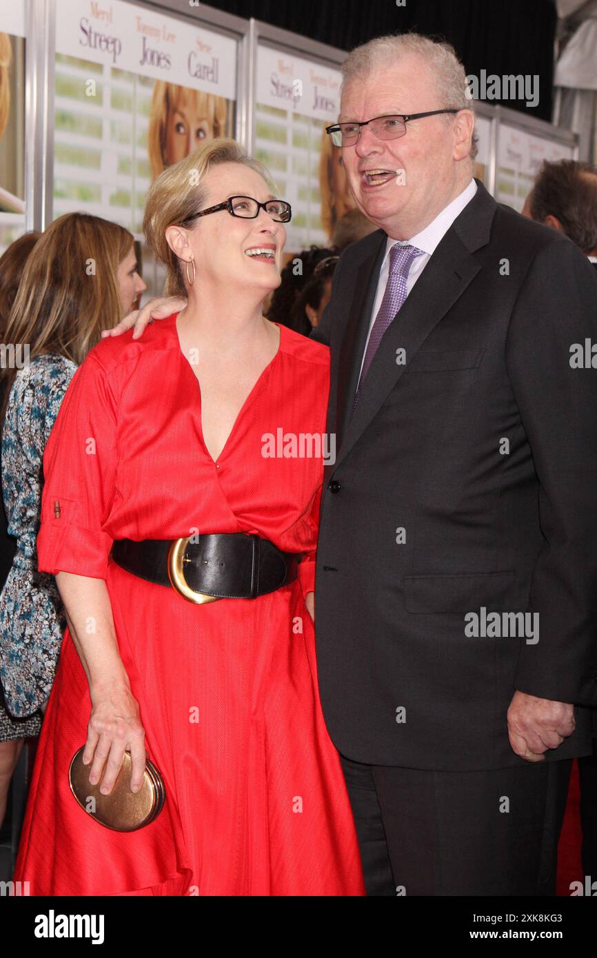 Meryl Streep and Sir Howard Stringer attend the world premiere of ...