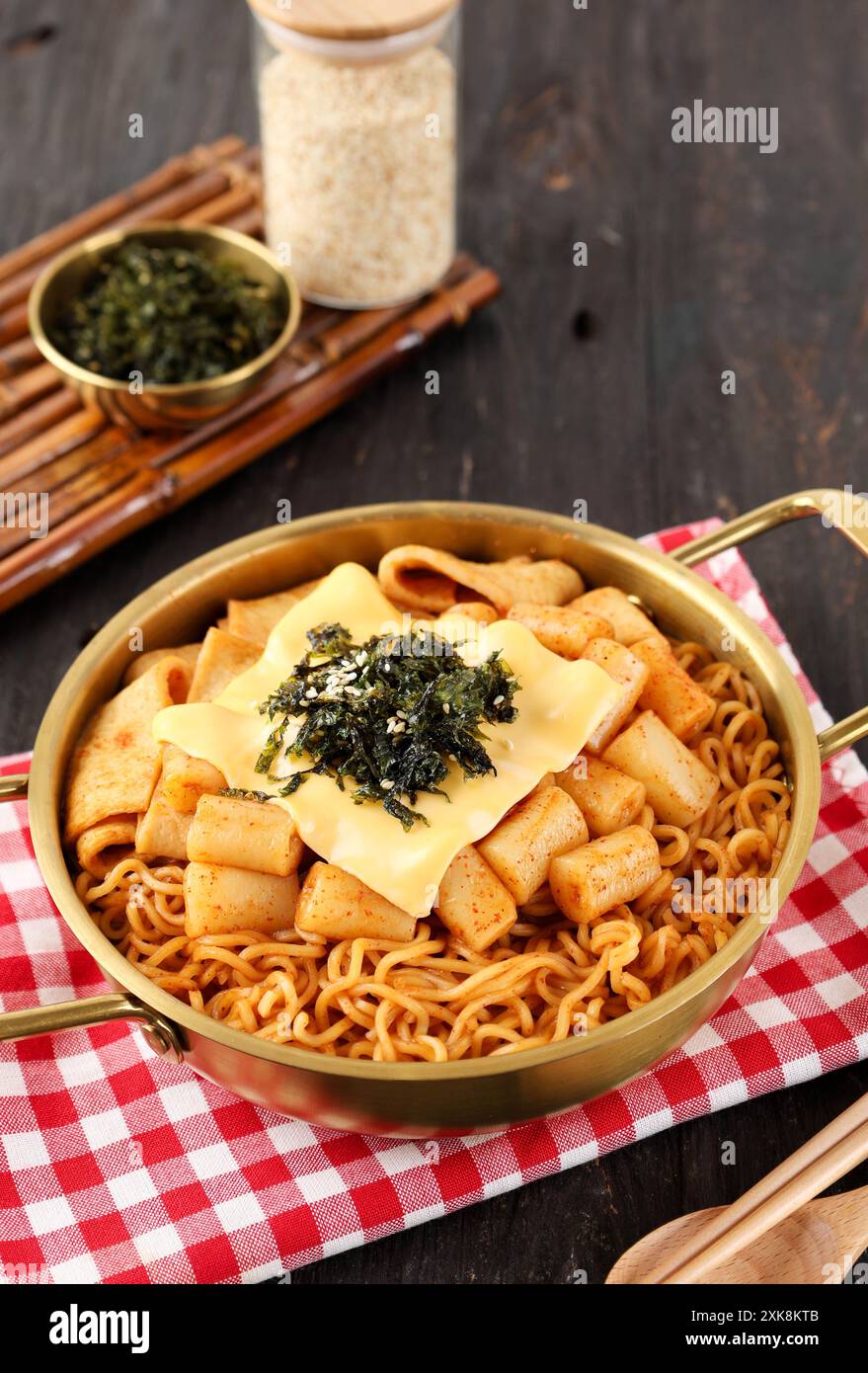 Tteok ppokicooking hi-res stock photography and images - Alamy