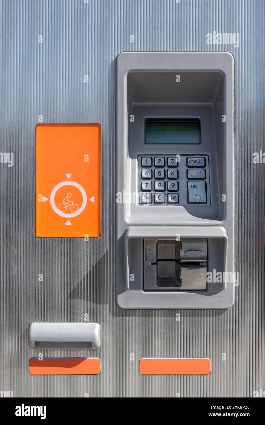 Digital ticket machine hi-res stock photography and images - Alamy