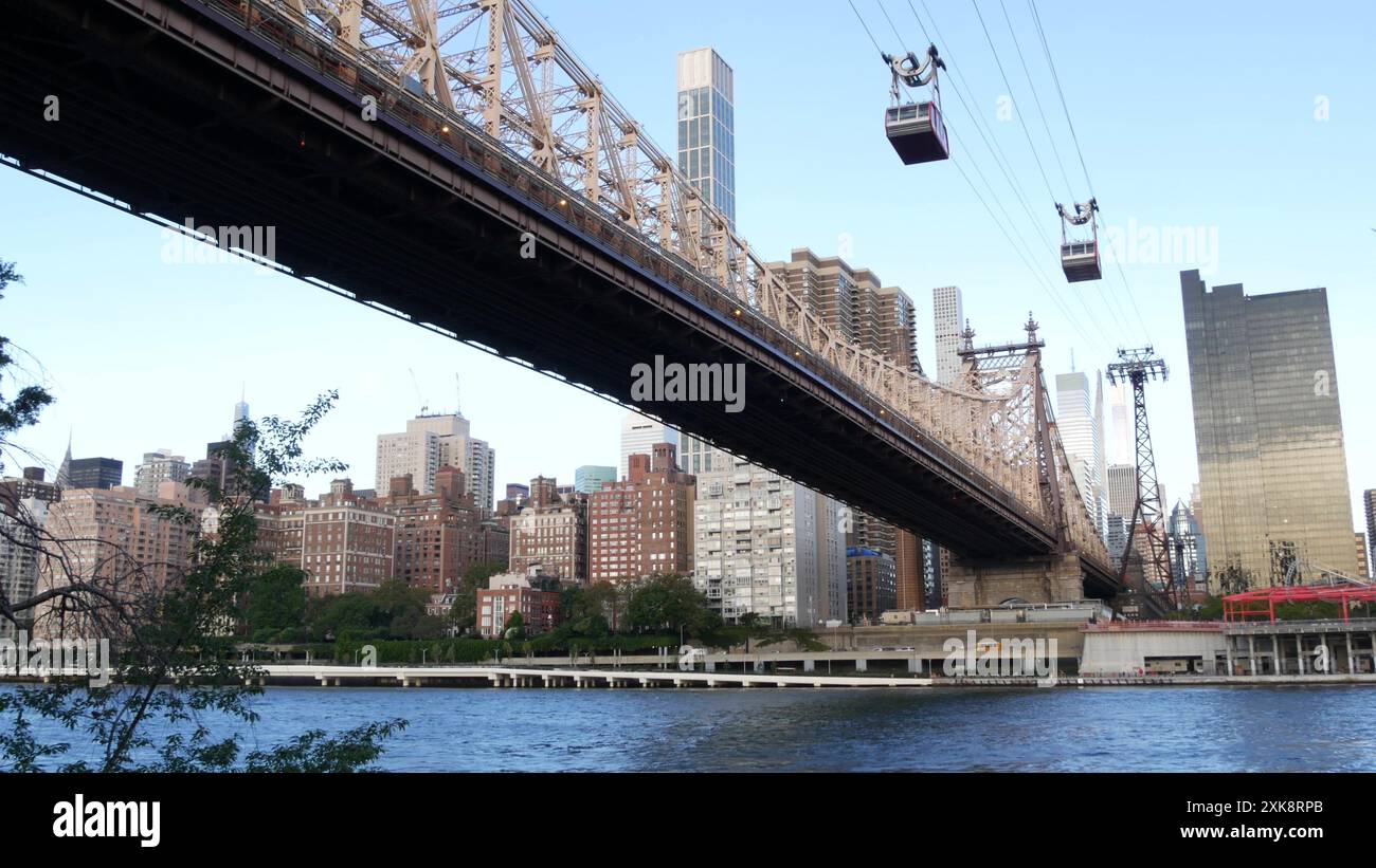 New York City Roosevelt Island tramway to Manhattan Midtown streets ...