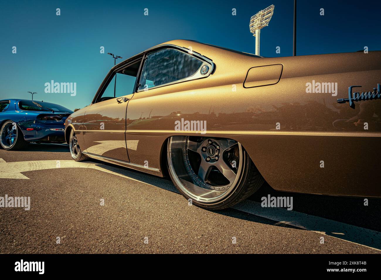 R100 hi-res stock photography and images - Alamy