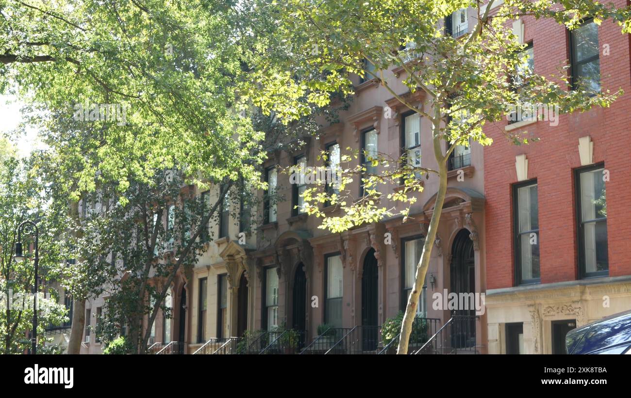 New York City townhouse building, Brooklyn Heights residential district ...