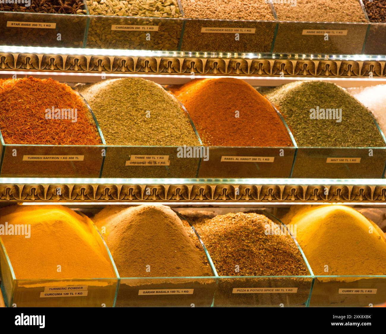 Various type of spices at the Spice Market Stock Photo - Alamy