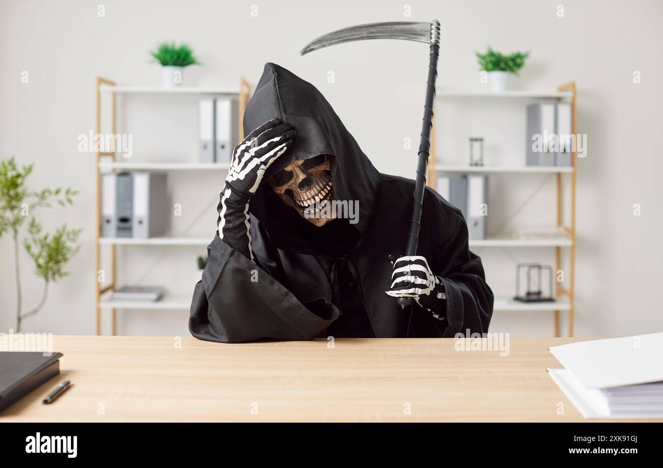 Dead office worker skeleton hi-res stock photography and images - Alamy