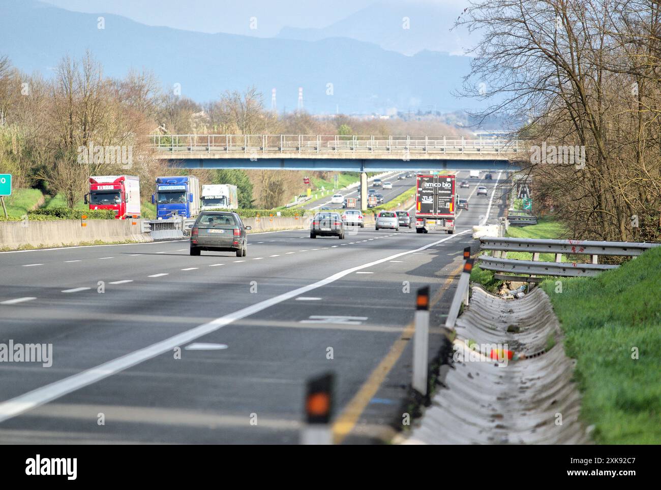 Cars on italian highway hi-res stock photography and images - Alamy