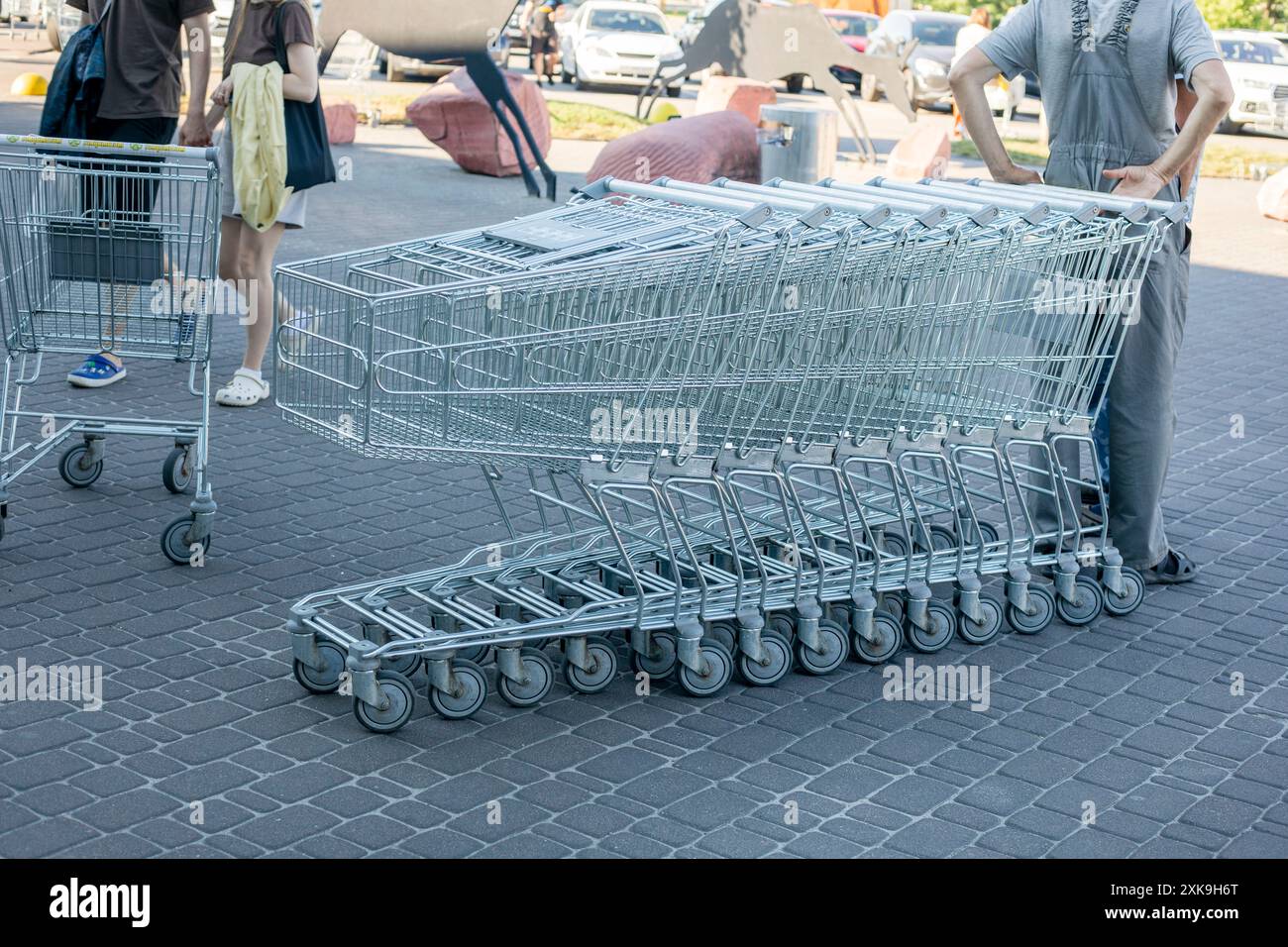Cart retrieval service hi-res stock photography and images - Alamy