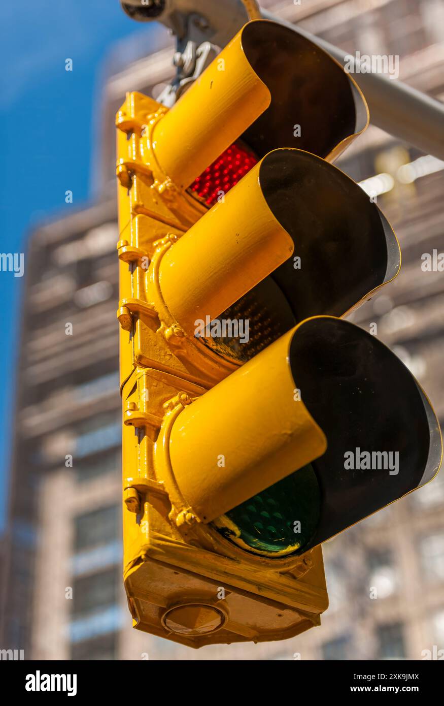 Overhead traffic lights hi-res stock photography and images - Alamy
