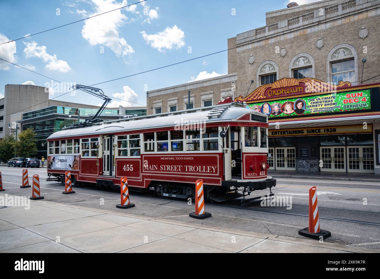 Memphis main street trolley hi-res stock photography and images - Alamy