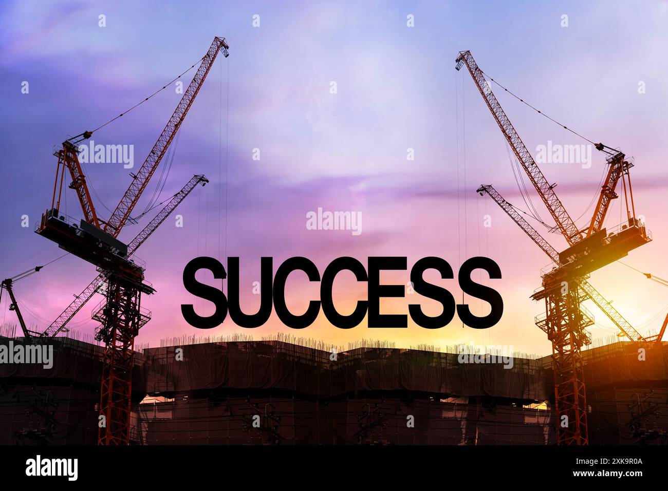 Crane being set up hi-res stock photography and images - Alamy