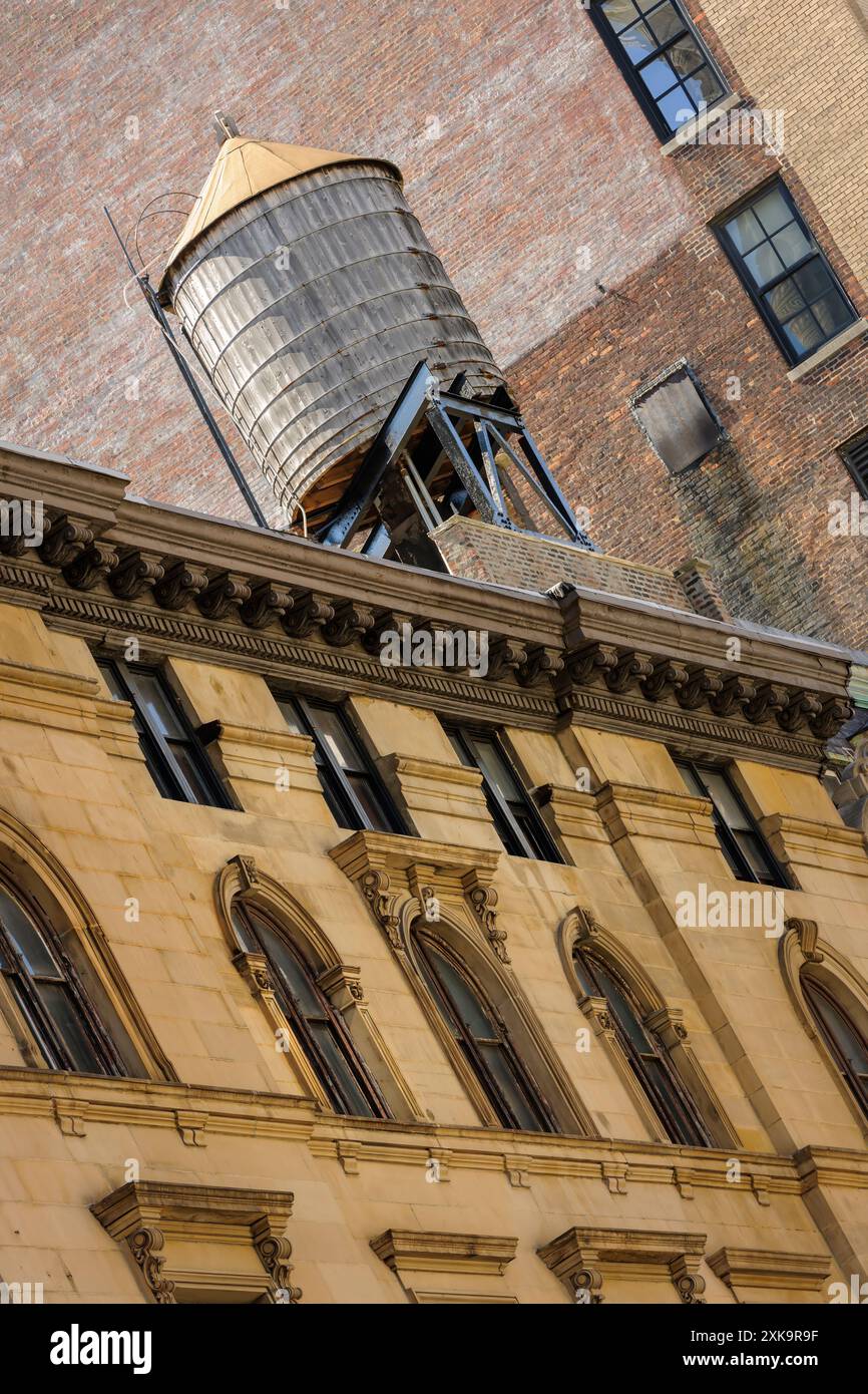 Rooftop manhattan nyc hi-res stock photography and images - Alamy