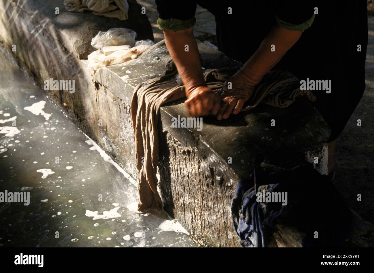Old hand washing b hi-res stock photography and images - Alamy