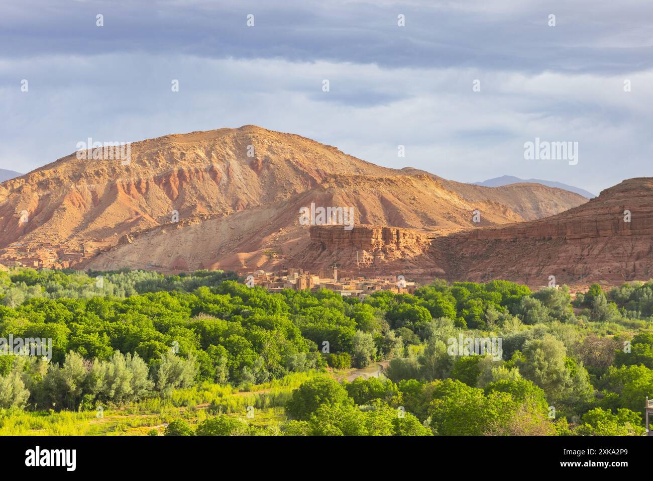 Ighil N'Oumgoun is a charming village located in the DrÃ¢a-Tafil Stock ...