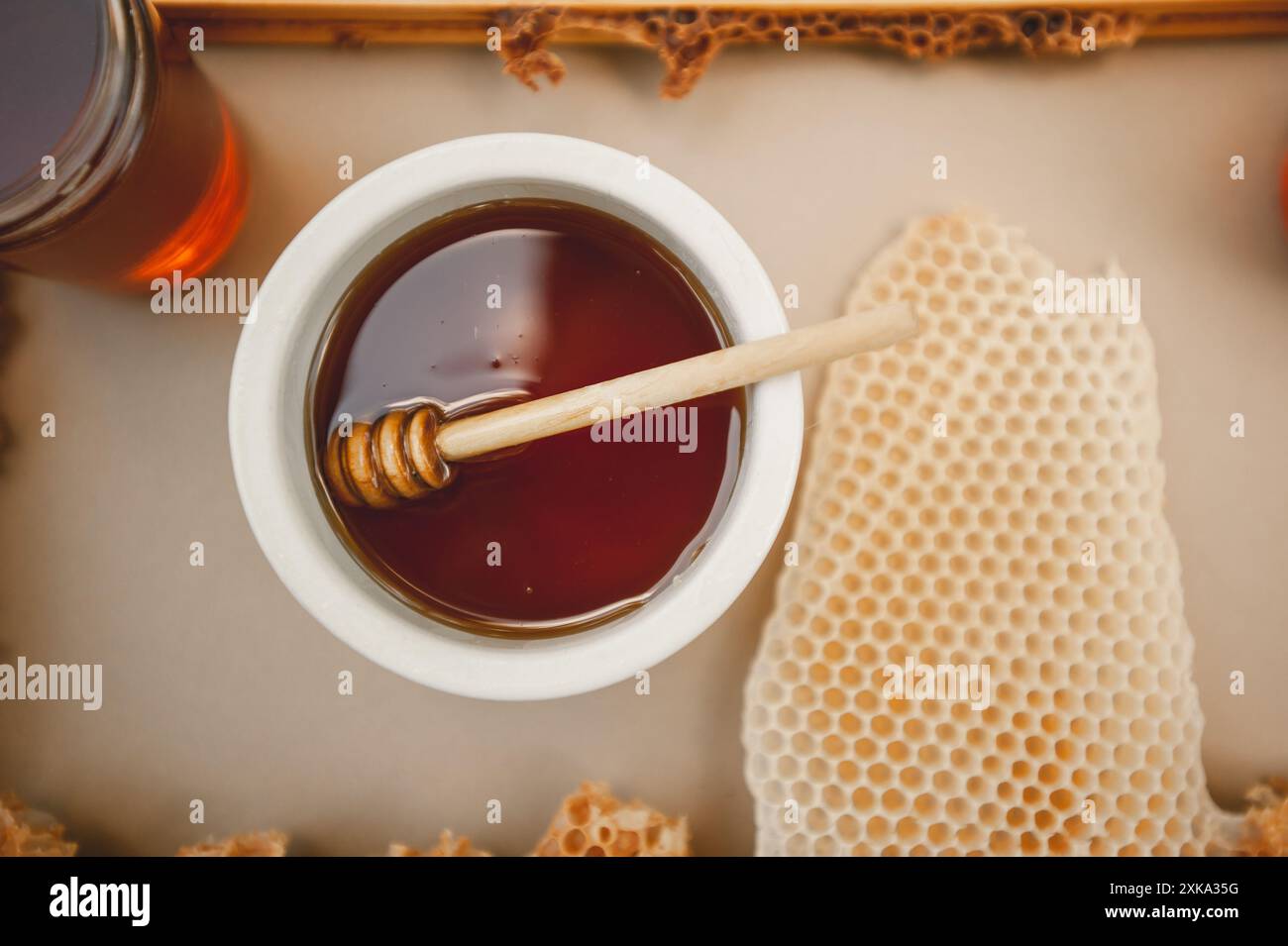 Frame honey production hi-res stock photography and images - Alamy