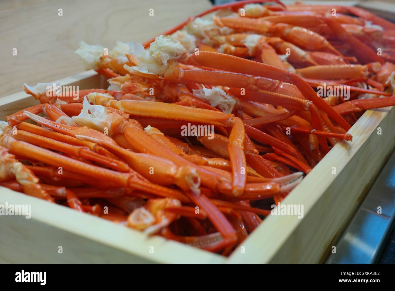 Snow crab lunch box hi-res stock photography and images - Alamy