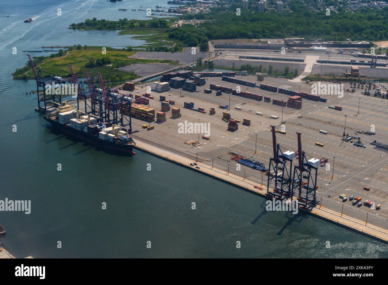 Howland island aerial hi-res stock photography and images - Alamy