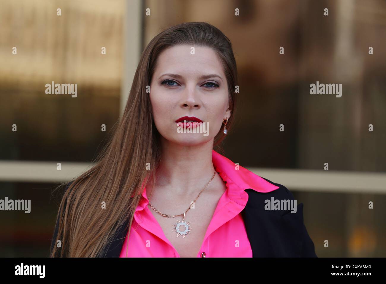 Portrait red hair women hi-res stock photography and images - Alamy