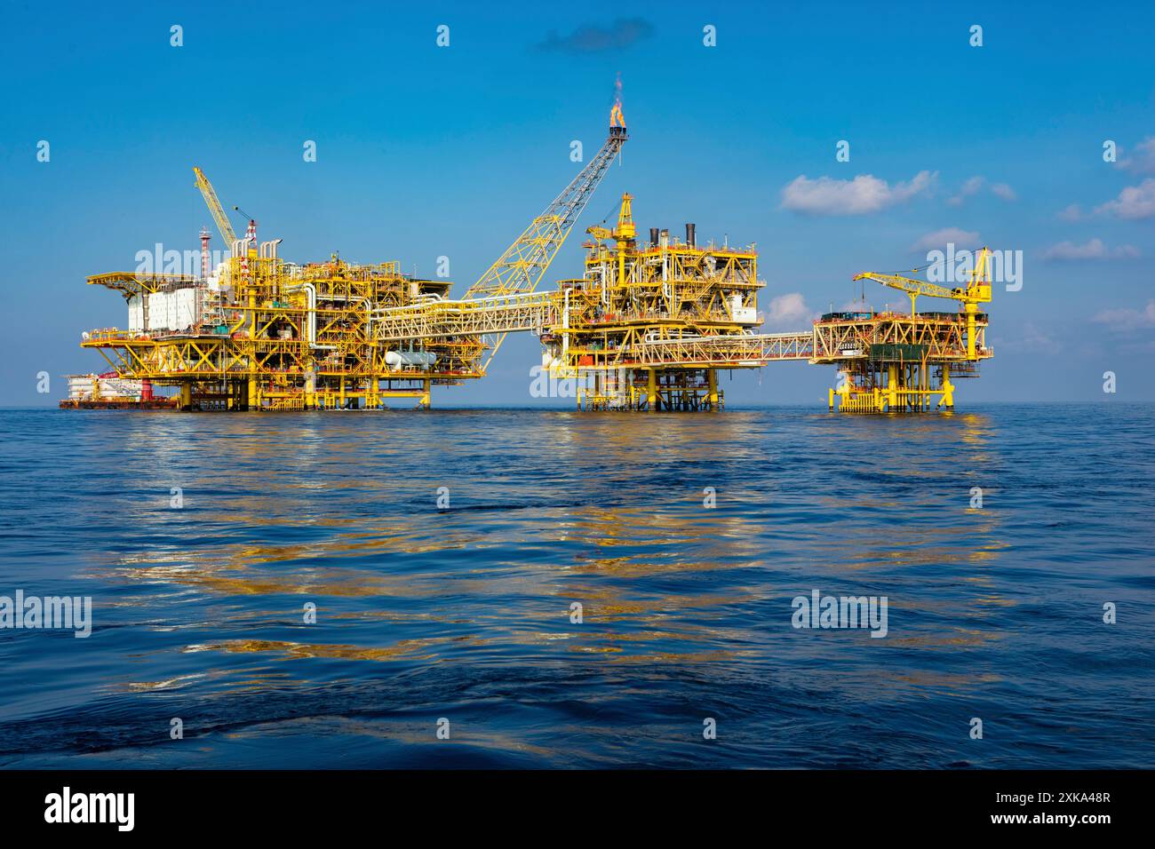 Oil production offshore Gulf of Mexico Stock Photo - Alamy