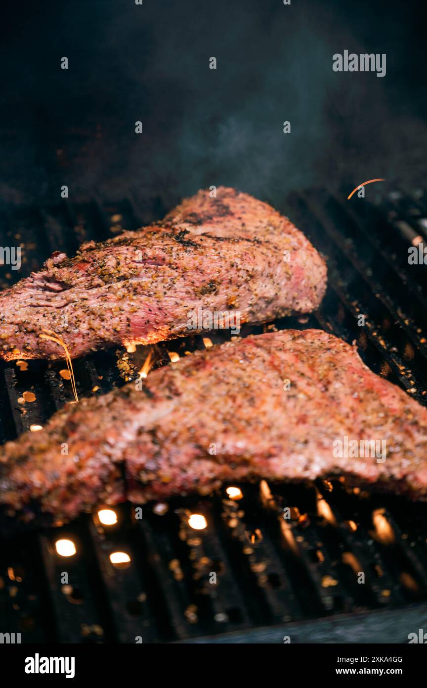 Grill flame smoke hi-res stock photography and images - Alamy
