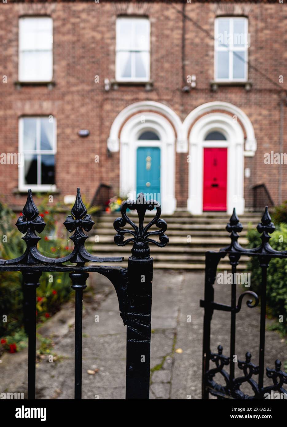 Gated Terrace Houses Stock Photo - Alamy
