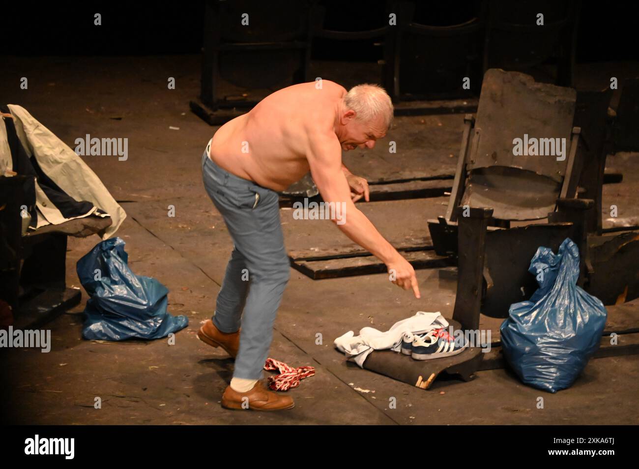 Festival d'Avignon OFF 2024 "Lazzi", a play starring Philippe Torreton ...