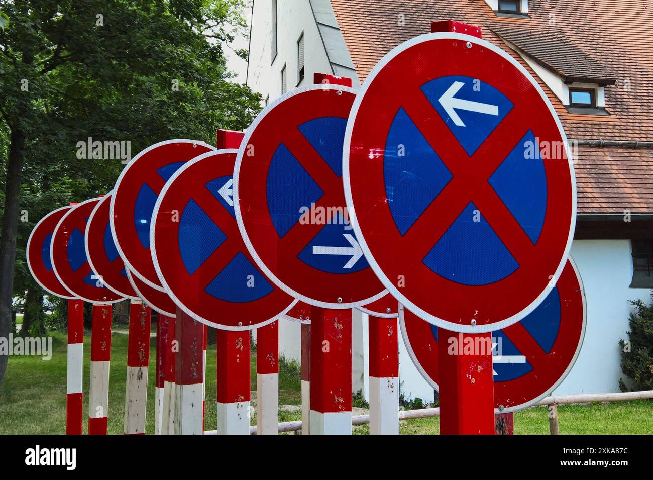 Traffic sign 283 hi-res stock photography and images - Alamy