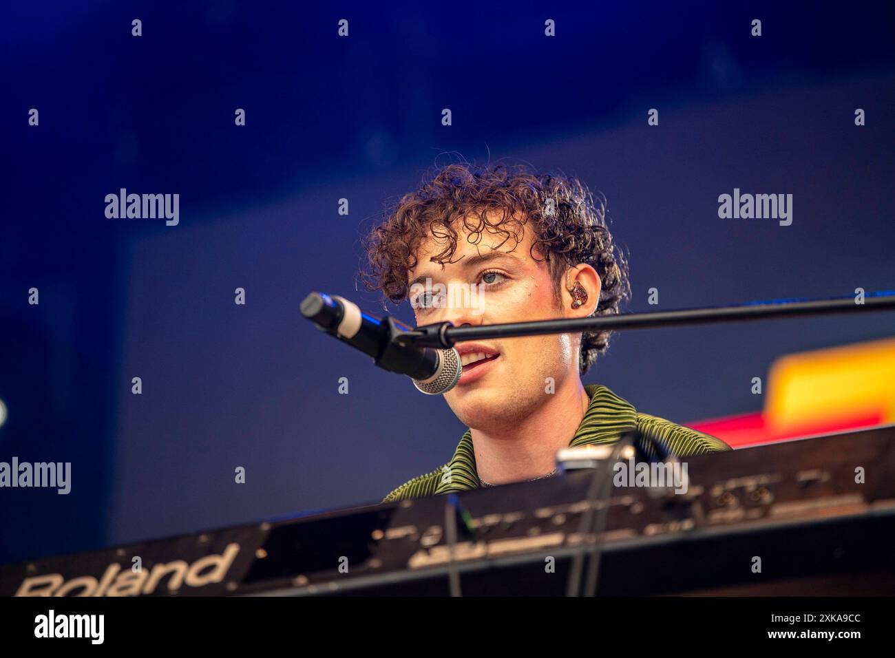 Nemo Sänger, ESC-Star Nemo begeistert die Menge auf dem Heumarkt ...