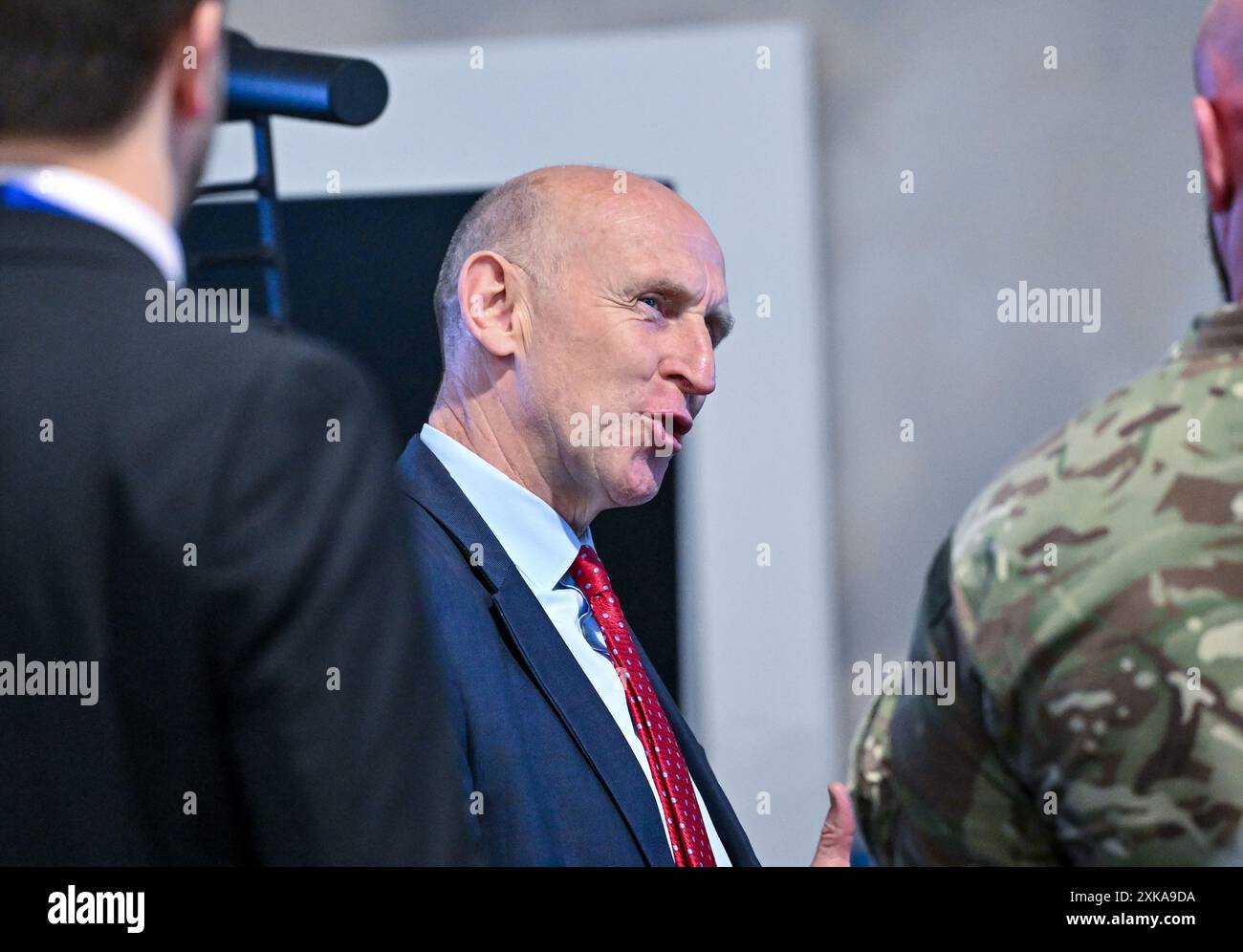 John healey mp defence hi-res stock photography and images - Alamy