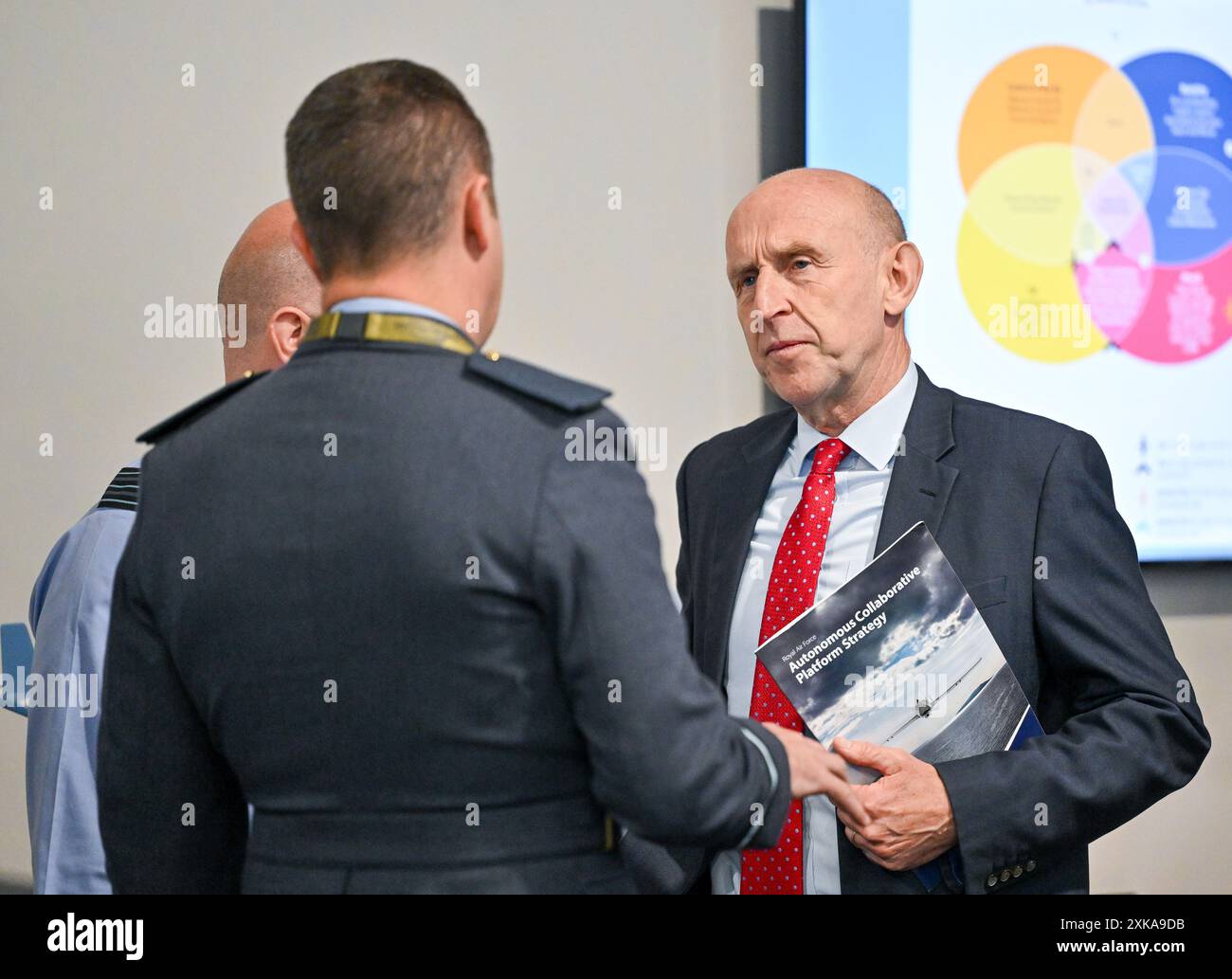 Hub strategy hi-res stock photography and images - Alamy