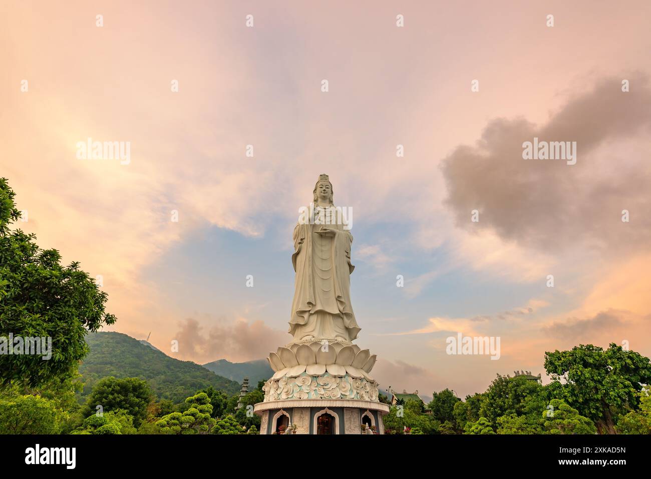 Bodhisattva mercy statue da nang hi-res stock photography and images ...