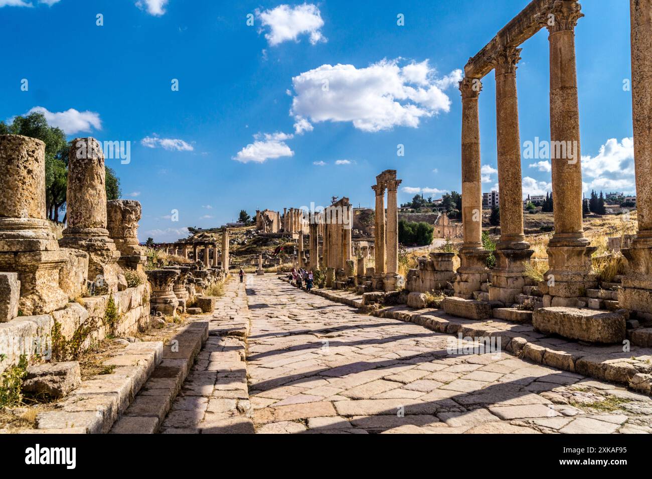 Cardo maximus, main street Jerash (Gerasa) Roman city, Jordan Stock ...
