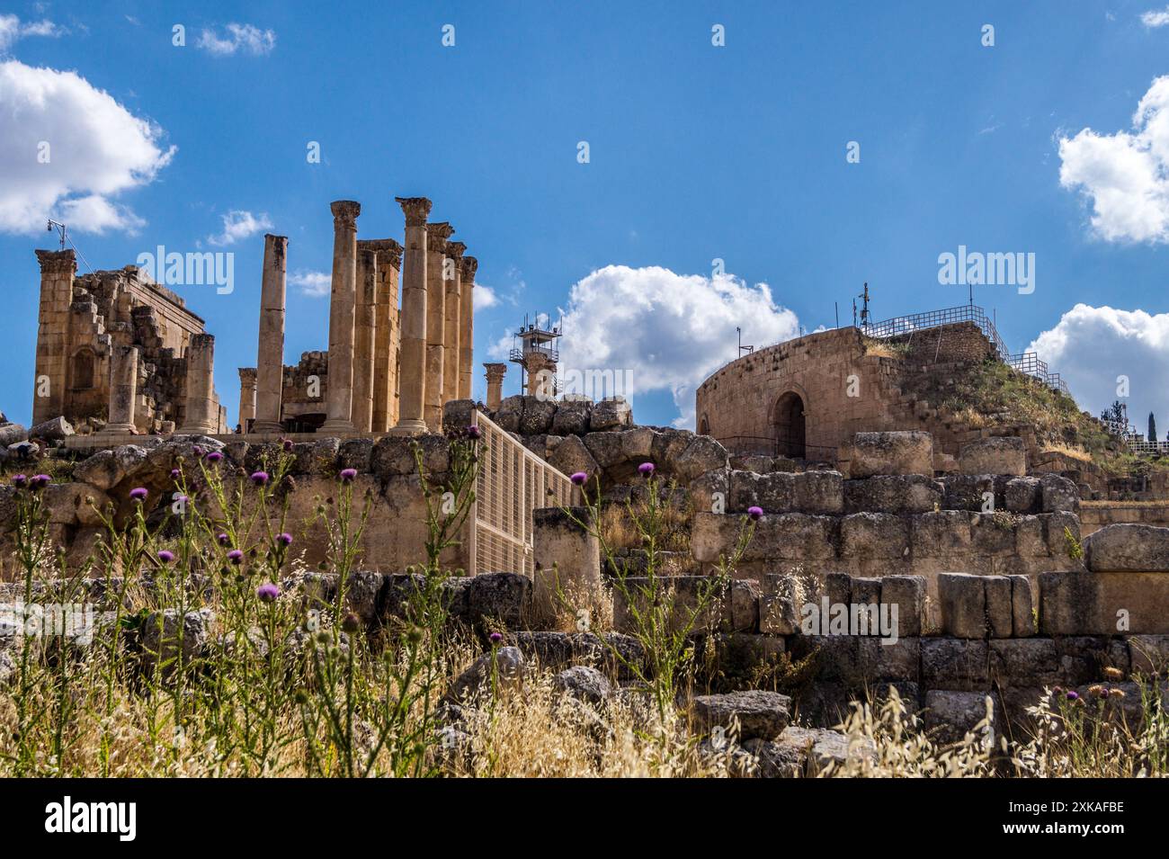 Amphitheatre, Temple of Zeus, Jerash (Gerasa) Roman city, Jordan Stock ...