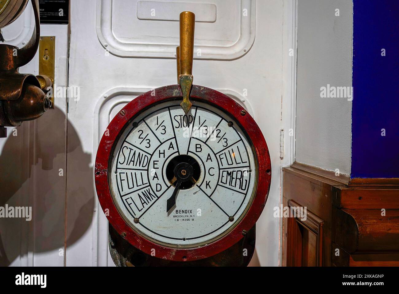 An Ancient Ship telegraph speed control bar command Stock Photo - Alamy