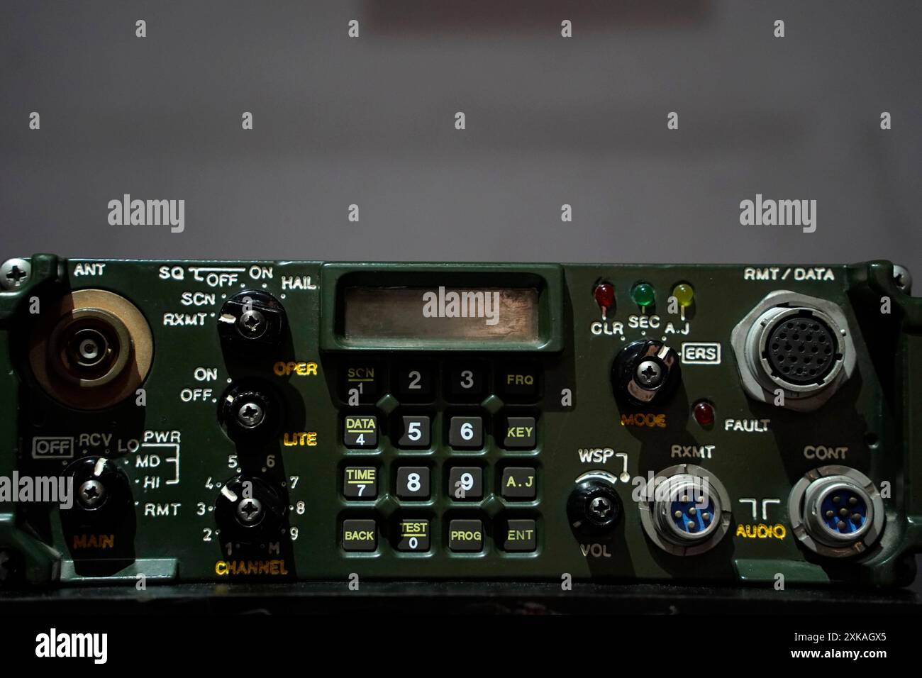 Vintage old israeli camp war green radio detail Stock Photo - Alamy