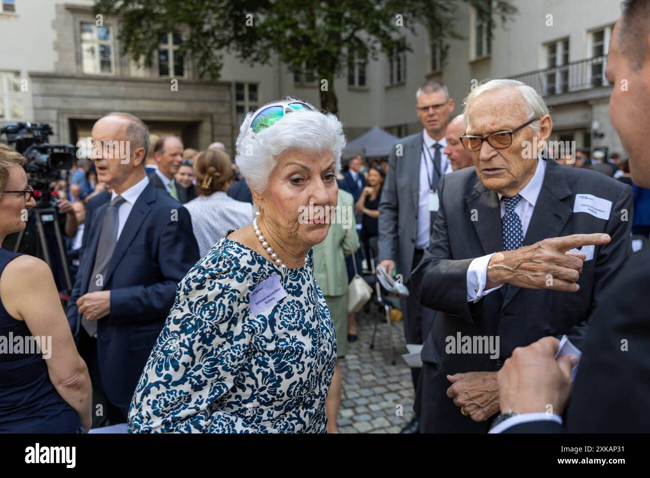Konstanze Schenk Gräfin von Stauffenberg, Konstanze von Schulthess ...