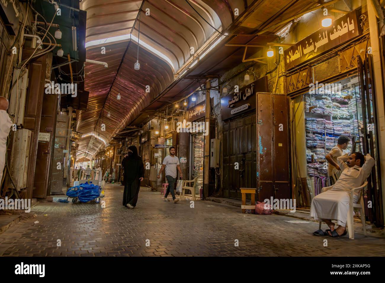 The indoor market (bazaar) in historic Jeddah (Al-Balad), with souvenir ...