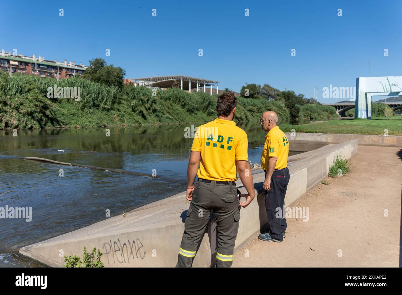 The Bes˜s River Park has been affected by a toxic ammonia spill into ...