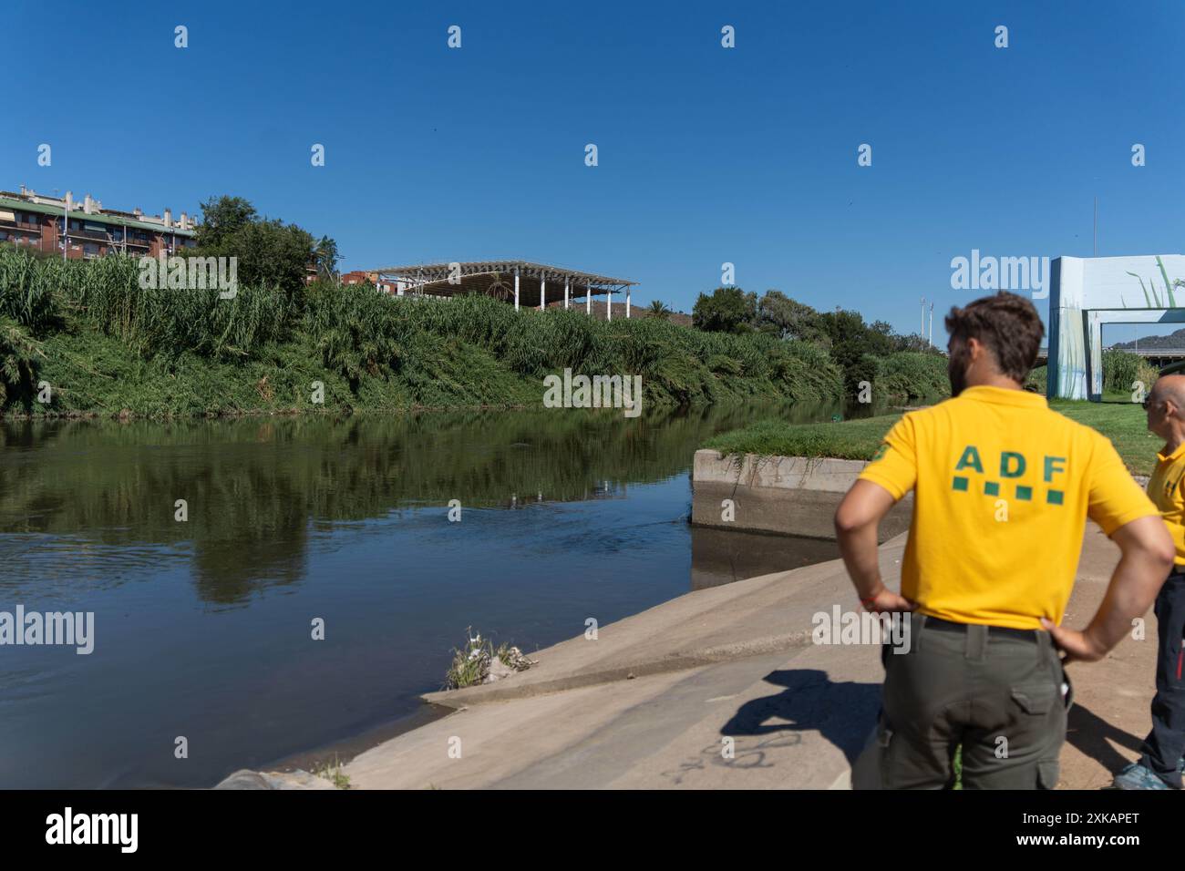 The Bes˜s River Park has been affected by a toxic ammonia spill into ...